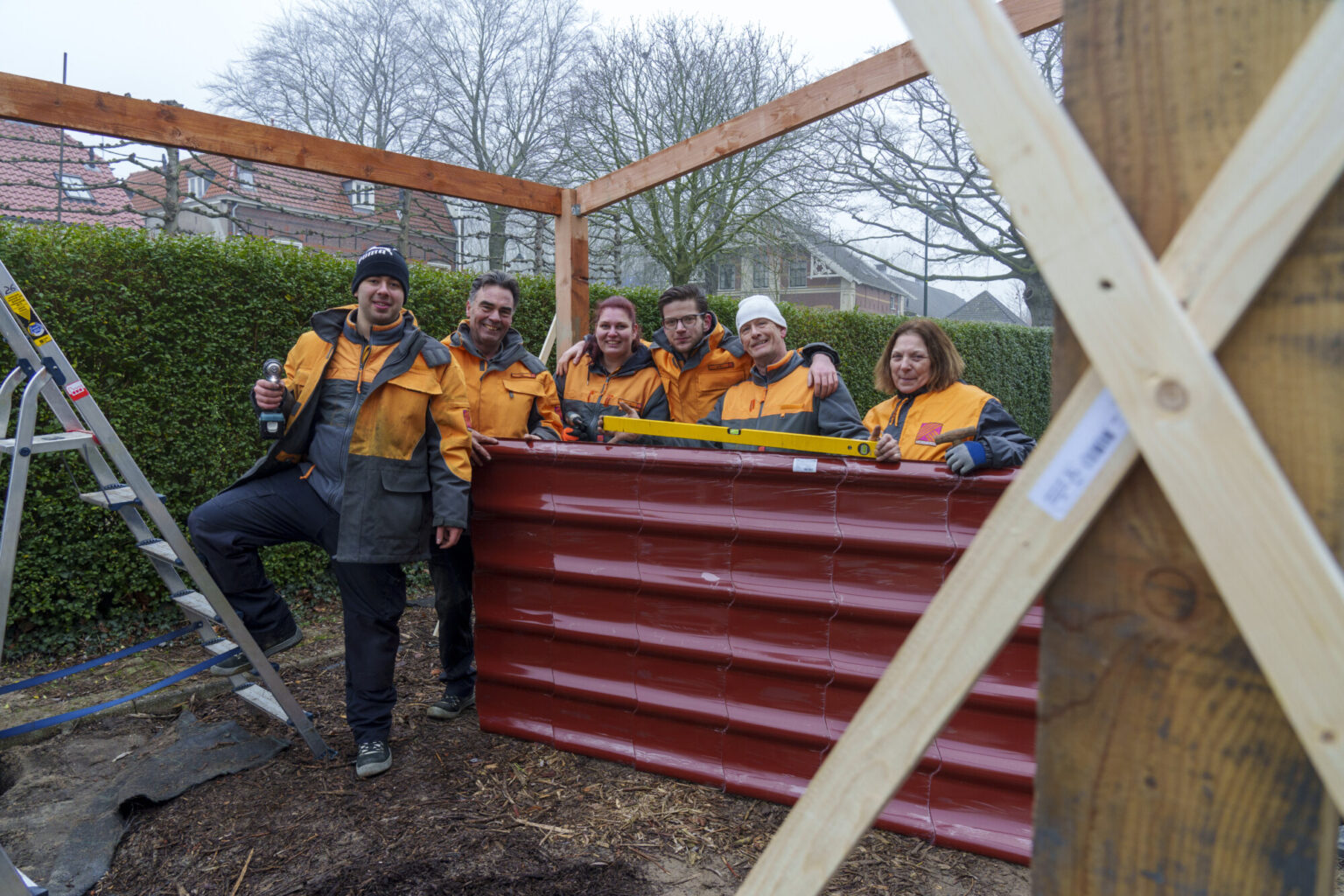 HORNBACHhelpt bouwt overkapping bij Ipse de Bruggen in Zoetermeer - Hornbach Newsroom